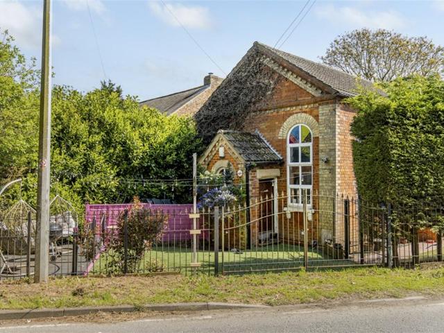 2 bedroom property for sale