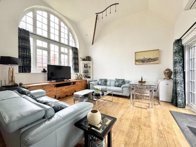 2 bedroom property for sale