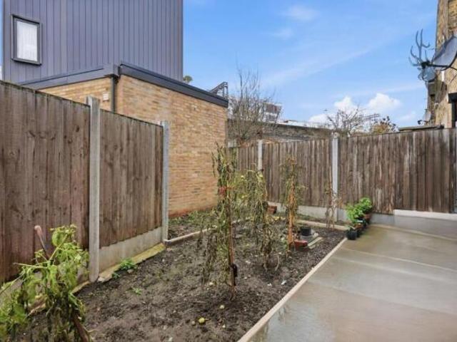 2 bedroom maisonette for sale in Chestnut Avenue, London, E7