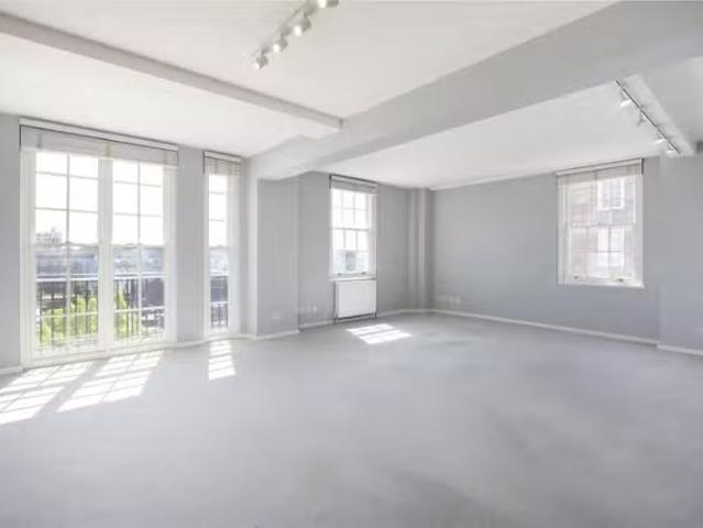 2 bedroom property for sale in Cranmer Court, Whiteheads Grove.