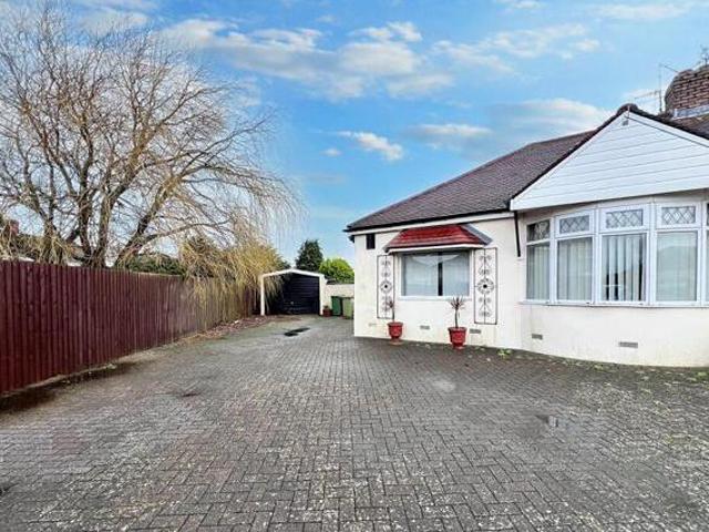 2 Bedroom Property For Sale In Barry