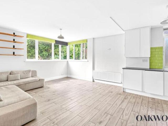 2 bedroom property for sale in Brookgate, Lordship Park, Stoke Newington, N16