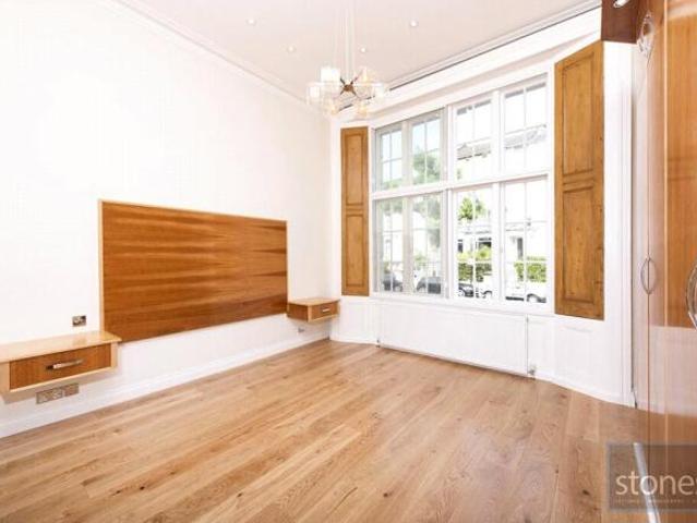 2 bedroom property for sale in Buckland Crescent, London, NW3