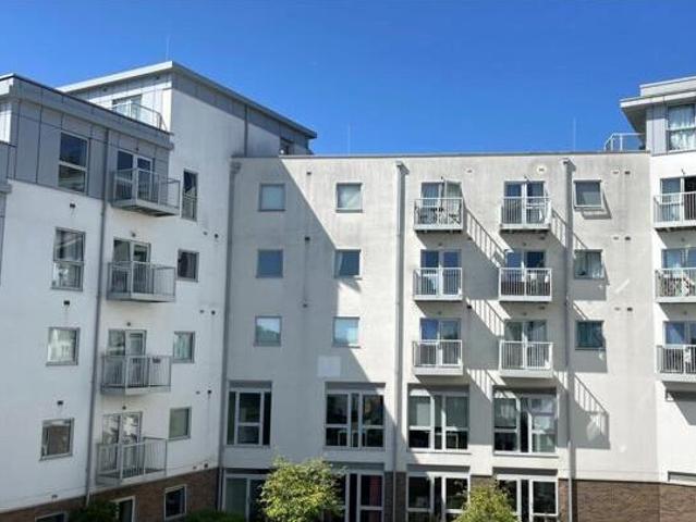 2 Bedroom Property For Sale In Guildford, Surrey
