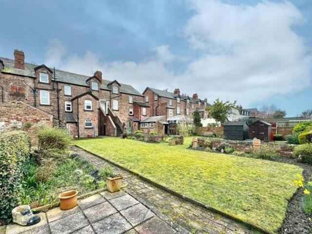 2 Bedroom Property For Sale In Hoylake, Wirral
