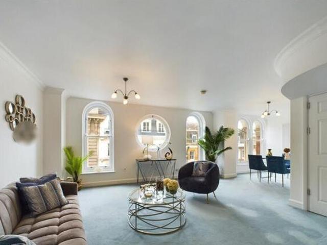 2 Bedroom Property For Sale In London