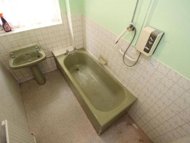 2 bedroom flat for sale in Leicester Road, New Barnet, EN5