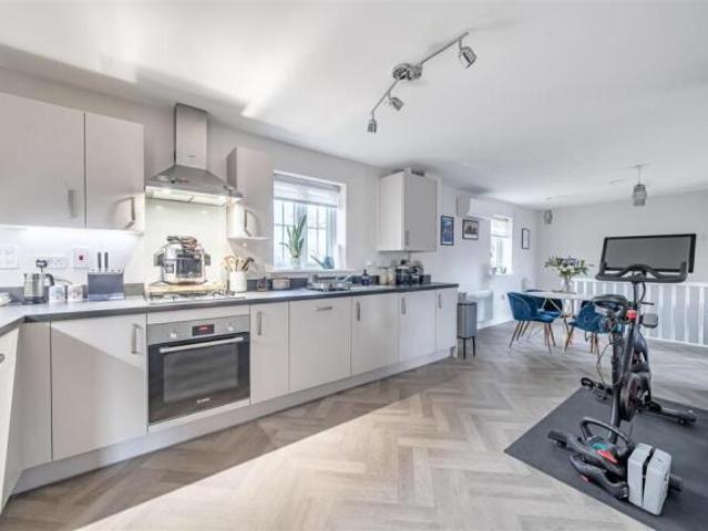 2 bedroom property for sale in Mayfly Mews, Biddenham, MK40