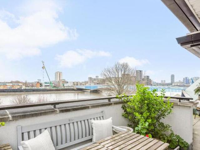 2 Bedroom Property For Sale In Smugglers Way