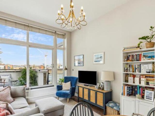 2 Bedroom Property For Sale In Smugglers Way