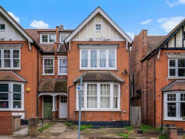 2 bedroom property for sale in Staverton Road, London, NW2