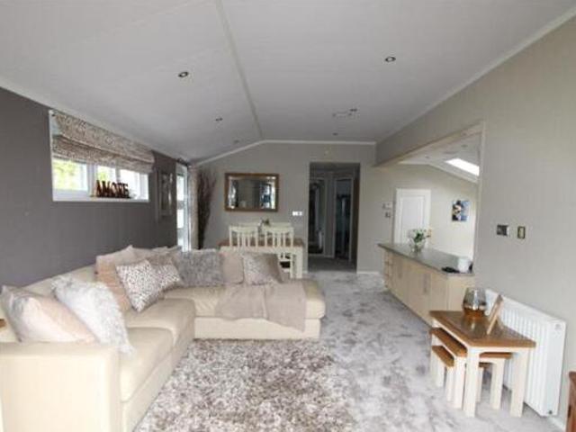 2 Bedroom Property For Sale In Ribby Road