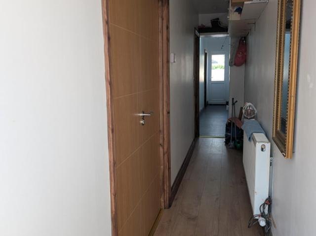 2 bedroom property fully furnished,bills included