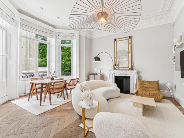 2 bedroom property in Courtfield Gardens, South Kensington, London, SW5 £7,250 pcm | Chestertons