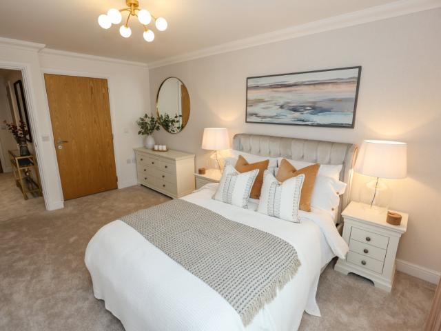 2 bedroom property in Castle View Retirement Village, Helston Lane, Windsor, Berkshire, SL4 £5,500 pcm | Chestertons