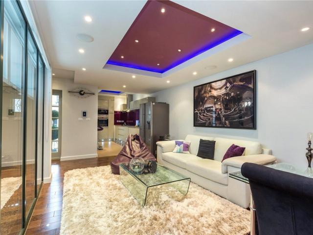 2 bedroom property in Charles Lane, St John's Wood, London, NW8 £4,000 pcm | Chestertons