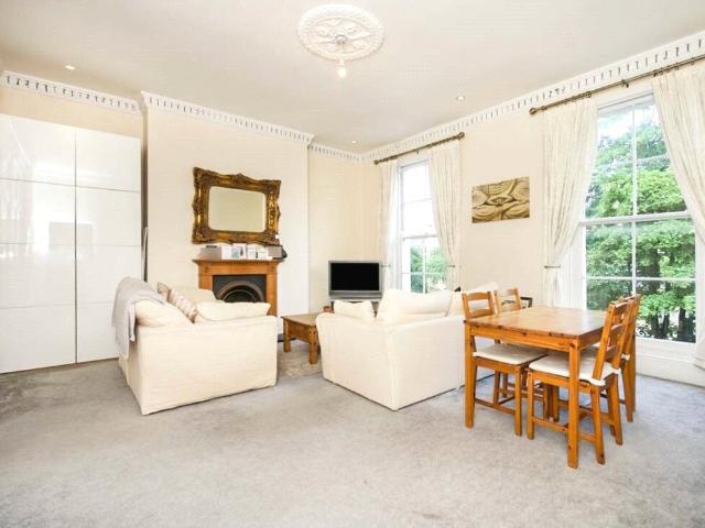 2 bedroom property in Clapham Road, London, SW9 £2,650 pcm | Chestertons