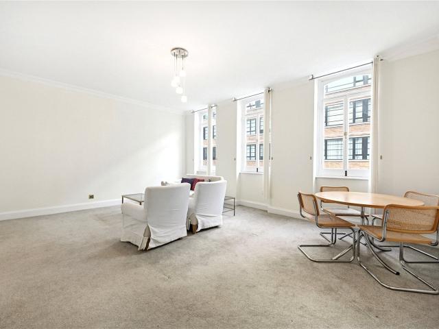 2 bedroom property in Clarges Street, London, W1J £4,000 pcm | Chestertons