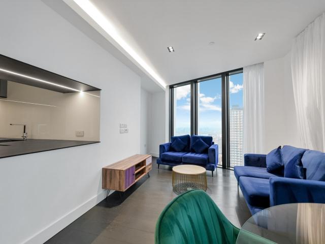 2 bedroom property in Amory Tower, 203 Marsh Wall, London, E14 £3,500 pcm | Chestertons