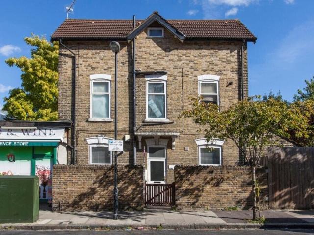 2 bedroom property in Annandale Road, London, SE10 £1,800 pcm | Chestertons