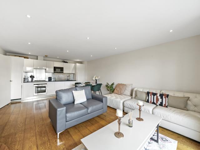 2 bedroom property in Abbey Road, St John's Wood, London, NW8 £3,900 pcm | Chestertons
