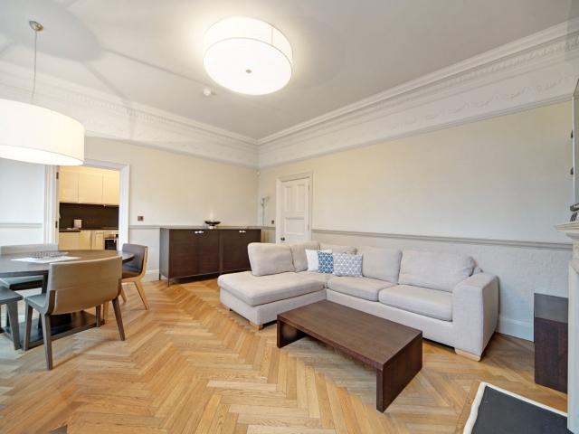 2 bedroom property in Aberdeen Place, St. John's Wood, NW8 £4,000 pcm | Chestertons