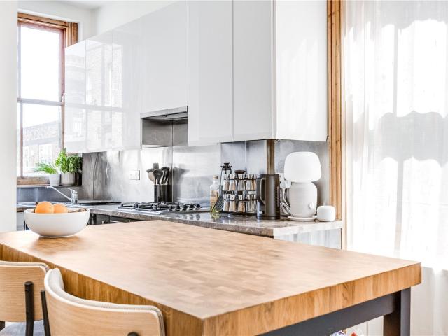 2 bedroom property in Ascot House, 65 Venn Street, London, SW4 £2,250 pcm | Chestertons