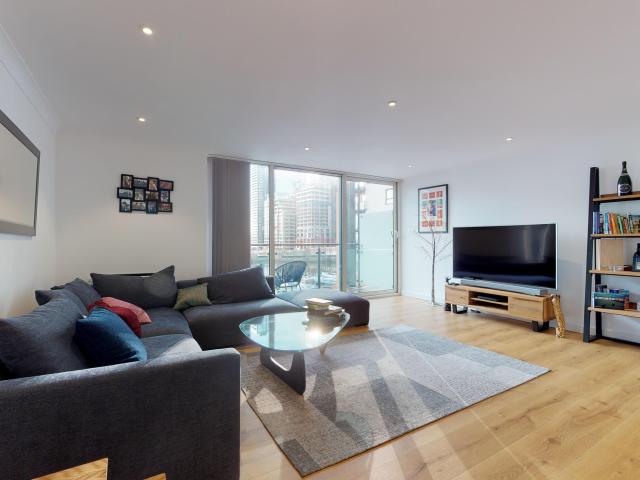 2 bedroom property in Boardwalk Place, London, E14 £2,850 pcm | Chestertons