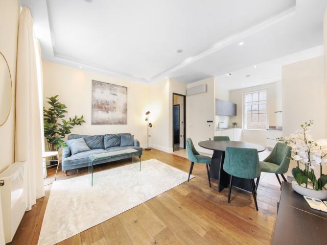 2 bedroom property in Baker Street, Marylebone, London, NW1 £5,200 pcm | Chestertons