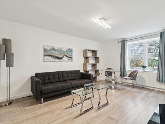 2 bedroom property in Barker Drive, Camden, London, NW1 £2,500 pcm | Chestertons