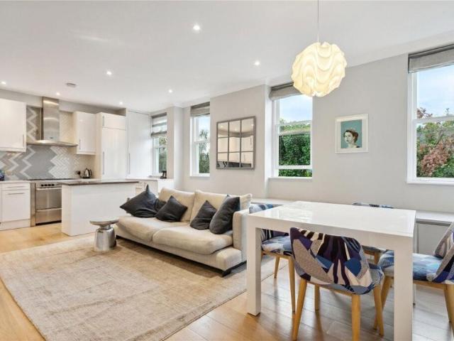 2 bedroom property in Bassett Road, London, W10 £3,600 pcm | Chestertons