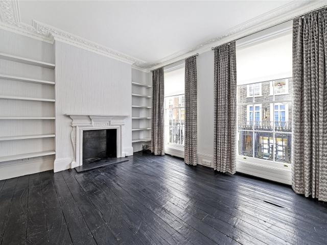 2 bedroom property in Beauchamp Place, Knightsbridge, London, SW3 £5,500 pcm | Chestertons