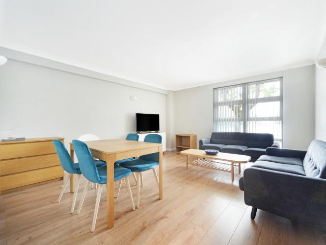 2 bedroom property in Byards Court, Worgan Street, London, SE16 £2,500 pcm | Chestertons