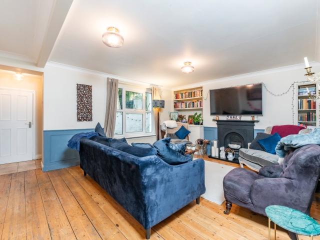 2 bedroom property in Gaisford Street, London, NW5 £3,300 pcm | Chestertons