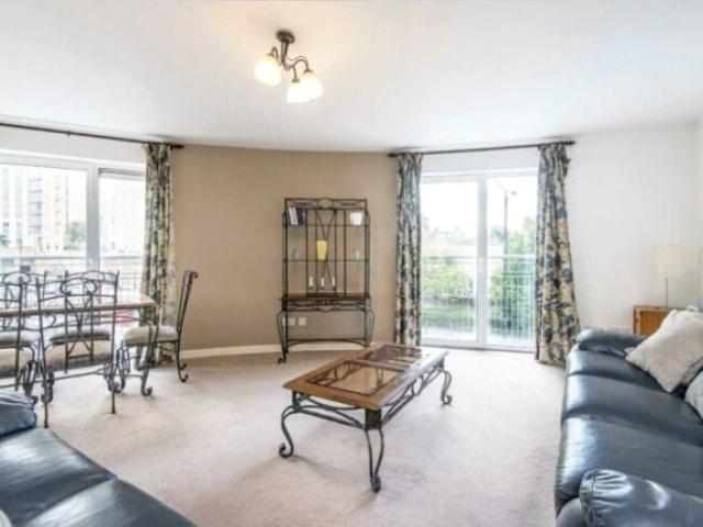 2 bedroom property in Garford Street, London, E14 £2,100 pcm | Chestertons