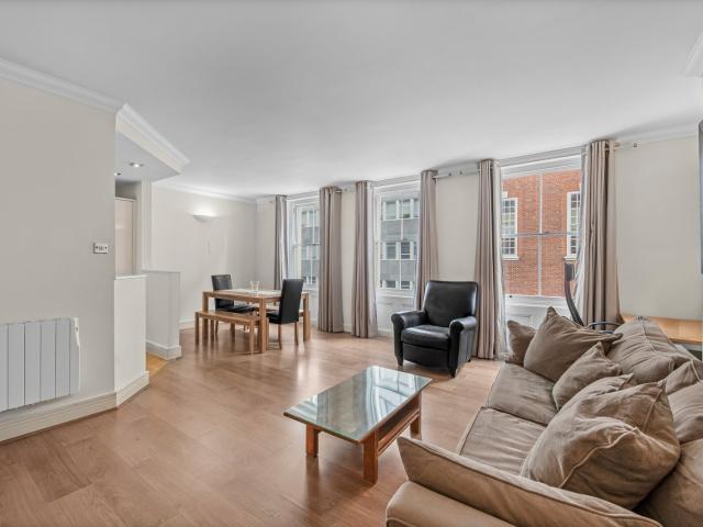 2 bedroom property in Great Russell Street, London, WC1B £3,683 pcm | Chestertons