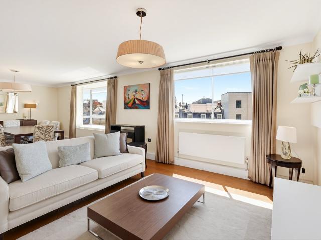 2 bedroom property in Greville House, Kinnerton Street, Knightsbridge, London, SW1X £6,500 pcm | Chestertons