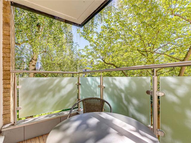 2 bedroom property in Grosvenor Court, 1 Rayners Road, SW15 £2,750 pcm | Chestertons