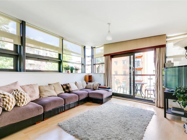 2 bedroom property in Dolben Court, Montaigne Close, Westminster, London, SW1P £3,500 pcm | Chestertons