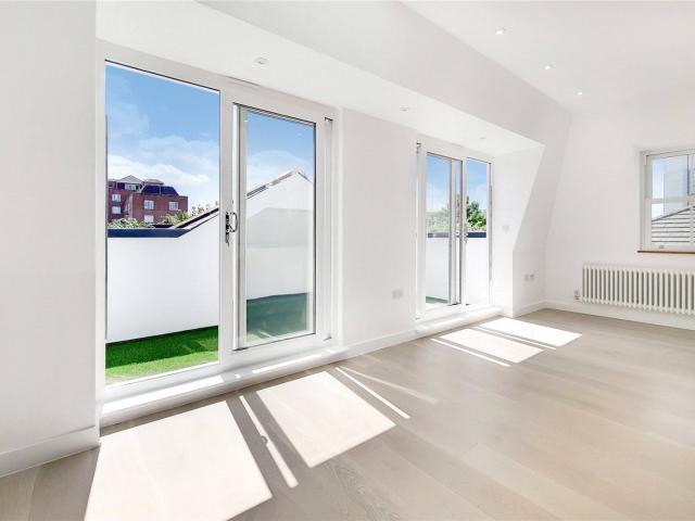 2 bedroom property in Denton Street, London, SW18 £2,800 pcm | Chestertons