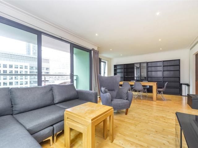 2 bedroom property in Discovery Dock Apartments East, 3 South Quay Square, London, E14 £3,445 pcm | Chestertons