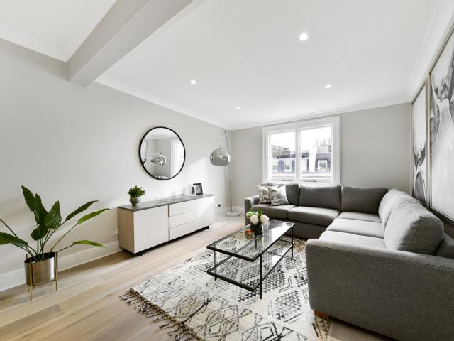 2 bedroom property in Eaton Place, Belgravia, London, SW1X £4,000 pcm | Chestertons