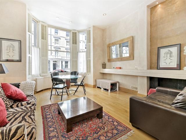 2 bedroom property in Elvaston Place, South Kensington, London, SW7 £3,900 pcm | Chestertons
