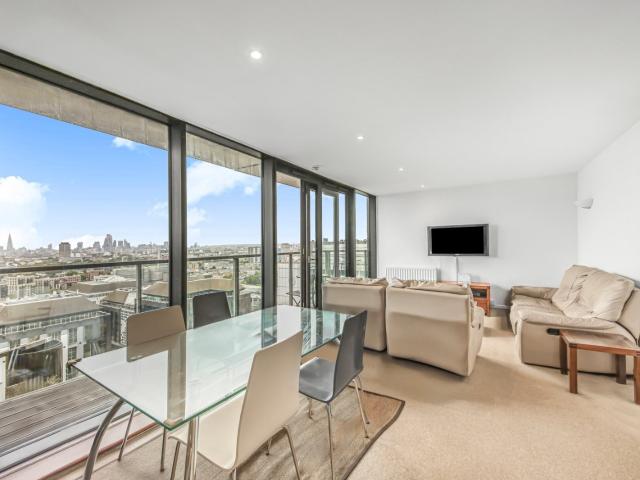 2 bedroom property in Elektron Tower, 12 Blackwall Way, London, E14 £2,500 pcm | Chestertons