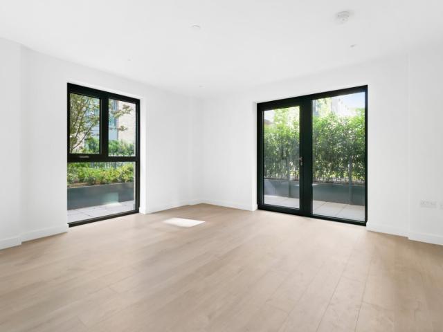2 bedroom property in Hawker House, Anax Street, London, N4 £3,300 pcm | Chestertons