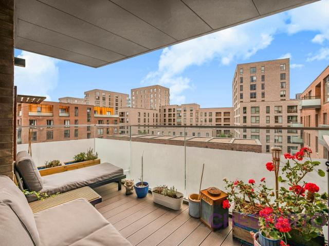 2 bedroom property in Halpin Building, 5 Rennie Street, London, SE10 £2,250 pcm | Chestertons