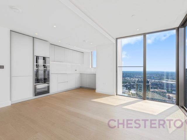2 bedroom property in Harcourt Tower, 67 Marsh Wall, London, E14 £4,000 pcm | Chestertons