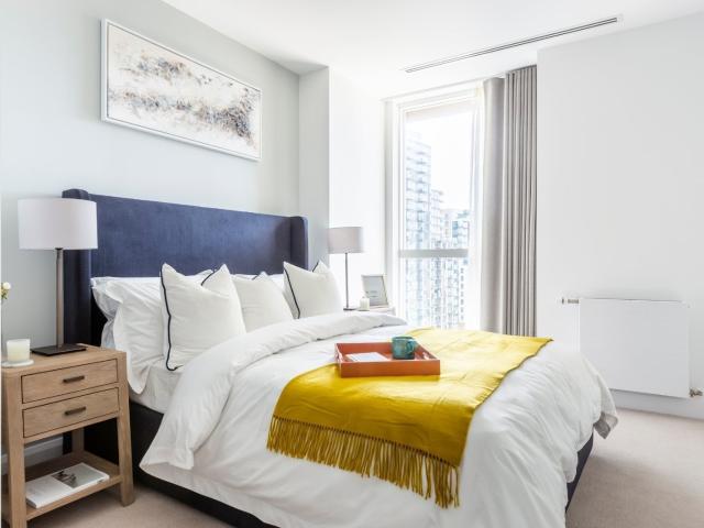 2 bedroom property in Harbour Way, London, E14 £3,510 pcm | Chestertons