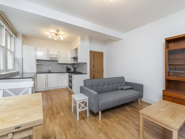 2 bedroom property in High Holborn, London, WC1V £3,575 pcm | Chestertons