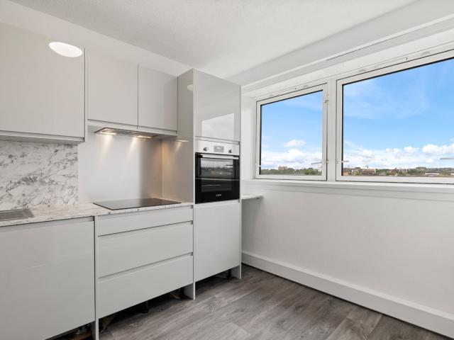 2 bedroom property in Hind House, 74 Hornsey Road, London, N7 £2,250 pcm | Chestertons